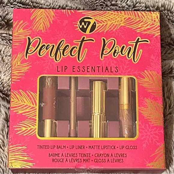 Makeup | Lip Gift Set Perfect Pout Nwt | Poshmark